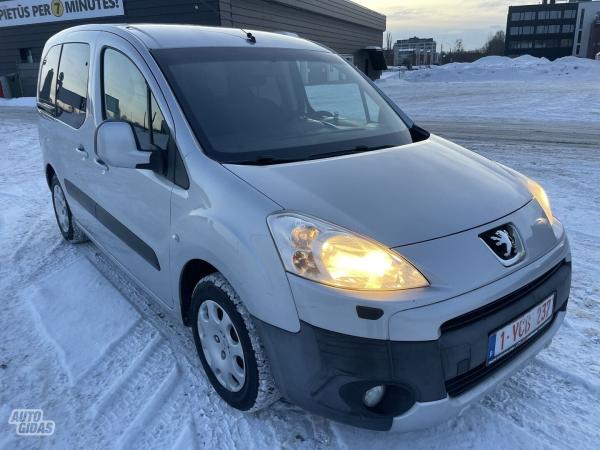 Grey Peugeot Partner 2012 in Kaunas, with an engine capacity of 1.60 L and mileage of 320 thousand km for 4350 €, photo 6 on AUTOMOTO.COM.LV