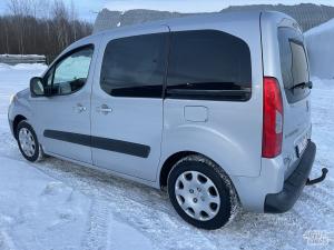 Pelēks Peugeot Partner 2012 Kauņa, ar dzinēja tilpumu 1.60 L un nobraukumu 320 tūkst. km par 4350 €, foto 8 vietnē AUTOMOTO.COM.LV