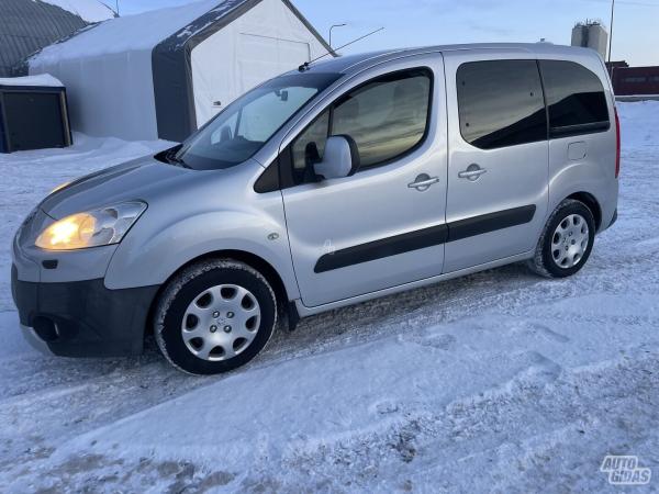 Grey Peugeot Partner 2012 in Kaunas, with an engine capacity of 1.60 L and mileage of 320 thousand km for 4350 €, photo 9 on AUTOMOTO.COM.LV