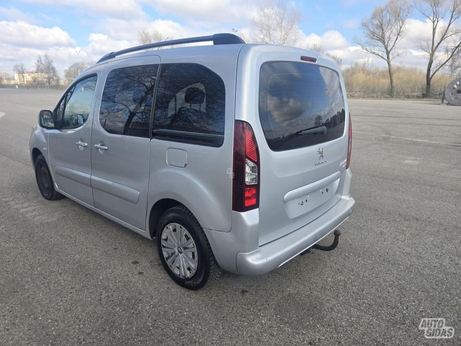 Grey Peugeot Partner 2012 in Marijampole, with an engine capacity of 1.60 L and mileage of 209 thousand km for 3650 €, photo 6 on AUTOMOTO.COM.LV