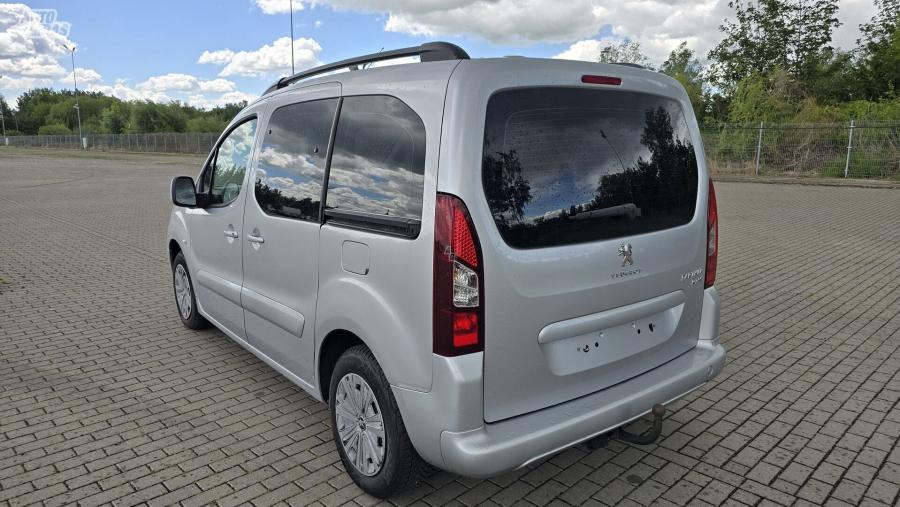Pelēks Peugeot Partner 2012 Marijampole, ar dzinēja tilpumu 1.60 L un nobraukumu 209 tūkst. km par 3300 €, foto 5 vietnē AUTOMOTO.COM.LV