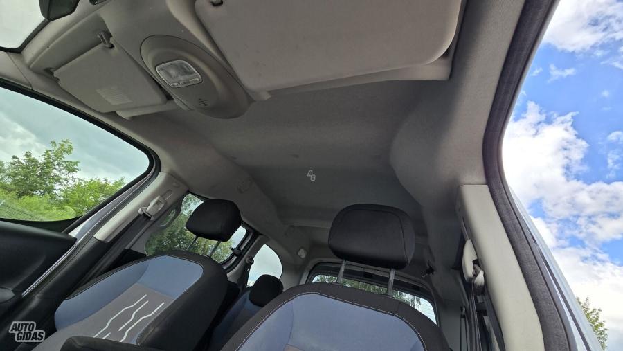 Pelēks Peugeot Partner 2012 Marijampole, ar dzinēja tilpumu 1.60 L un nobraukumu 209 tūkst. km par 3300 €, foto 12 vietnē AUTOMOTO.COM.LV