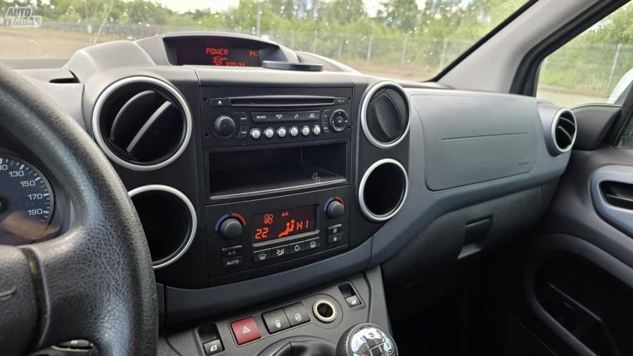 Pelēks Peugeot Partner 2012 Marijampole, ar dzinēja tilpumu 1.60 L un nobraukumu 209 tūkst. km par 3300 €, foto 13 vietnē AUTOMOTO.COM.LV