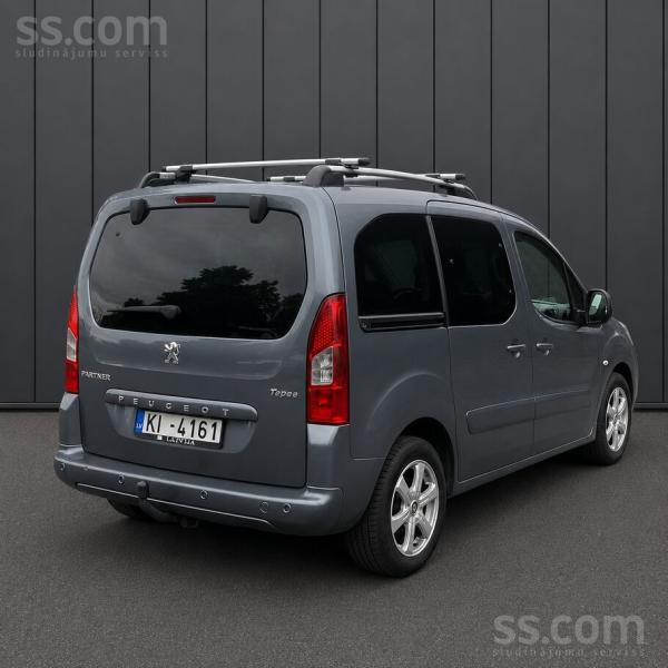 Pelēks Peugeot Partner 2012 Rīga, ar dzinēja tilpumu 1.60 L un nobraukumu 355 tūkst. km par 3900 €, foto 4 vietnē AUTOMOTO.COM.LV