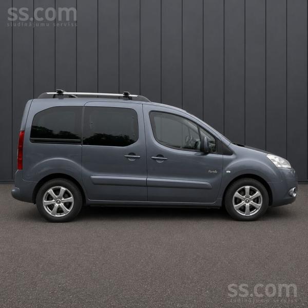 Pelēks Peugeot Partner 2012 Rīga, ar dzinēja tilpumu 1.60 L un nobraukumu 355 tūkst. km par 3900 €, foto 7 vietnē AUTOMOTO.COM.LV