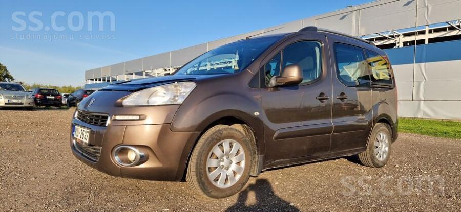 Pelēks Peugeot Partner 2012 Daugavpils, ar dzinēja tilpumu 1.60 L un nobraukumu 322 tūkst. km par 3950 €, foto 1 vietnē AUTOMOTO.COM.LV