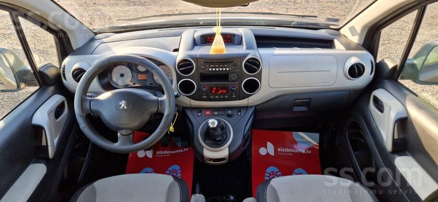 Pelēks Peugeot Partner 2012 Daugavpils, ar dzinēja tilpumu 1.60 L un nobraukumu 322 tūkst. km par 3950 €, foto 10 vietnē AUTOMOTO.COM.LV