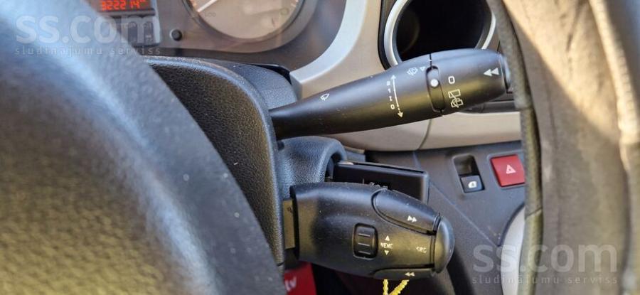 Pelēks Peugeot Partner 2012 Daugavpils, ar dzinēja tilpumu 1.60 L un nobraukumu 322 tūkst. km par 3950 €, foto 15 vietnē AUTOMOTO.COM.LV