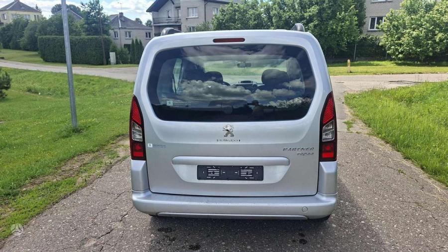 Pelēks Peugeot Partner 2012 Kauņa, ar dzinēja tilpumu 1.56 L un nobraukumu 190 tūkst. km par 5250 €, foto 9 vietnē AUTOMOTO.COM.LV