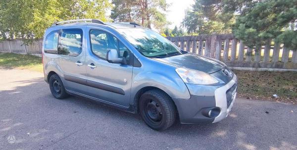 Grey Peugeot Partner 2012 in Panevezys, with an engine capacity of 1.56 L and mileage of 446 thousand km for 2500 €, photo 7 on AUTOMOTO.COM.LV