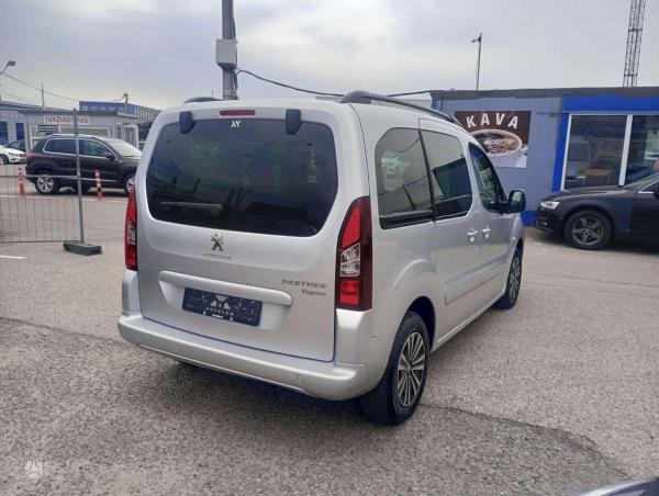 Grey Peugeot Partner 2012 in Kaunas, with an engine capacity of 1.59 L and mileage of 240 thousand km for 3350 €, photo 5 on AUTOMOTO.COM.LV