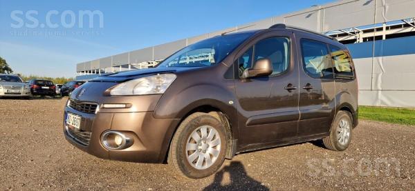 Grey Peugeot Partner 2012 in Daugavpils, with an engine capacity of 1.60 L and mileage of 322 thousand km for 3950 €, photo 1 on AUTOMOTO.COM.LV