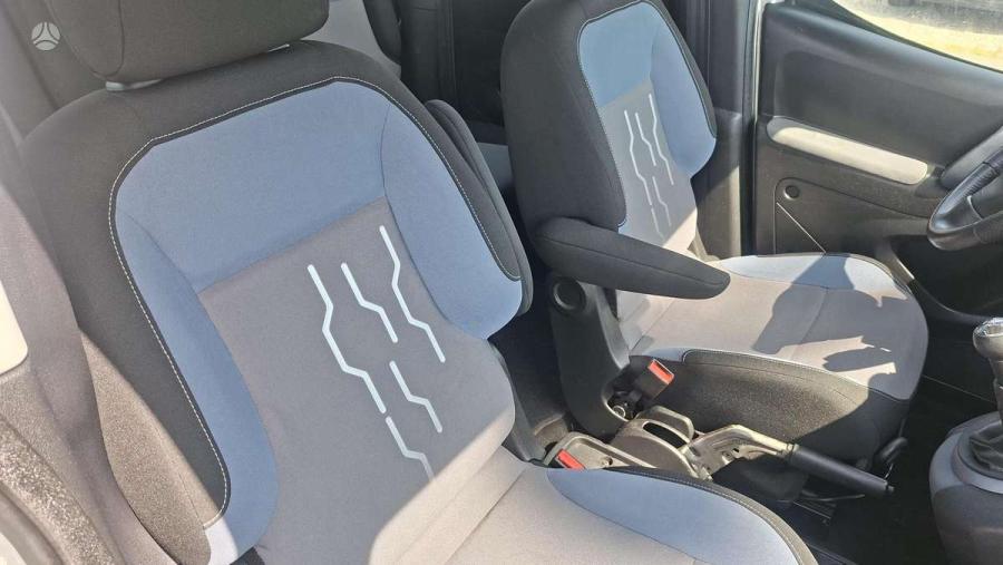 Pelēks Peugeot Partner 2012 Kauņa, ar dzinēja tilpumu 1.56 L un nobraukumu 190 tūkst. km par 5200 €, foto 15 vietnē AUTOMOTO.COM.LV