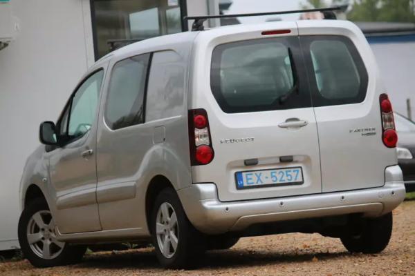 Grey Peugeot Partner 2014 in Riga, with an engine capacity of 0.00 L and mileage of 125 thousand km for 3300 €, photo 6 on AUTOMOTO.COM.LV