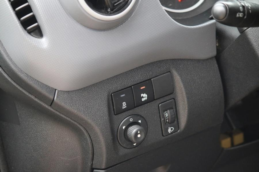 Grey Peugeot Partner 2014 in Riga, with an engine capacity of 0.00 L and mileage of 125 thousand km for 4490 €, photo 10 on AUTOMOTO.COM.LV