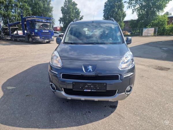 Grey Peugeot Partner 2015 in Ukmerge, with an engine capacity of 1.56 L and mileage of 200 thousand km for 4950 €, photo 2 on AUTOMOTO.COM.LV