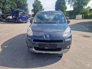 Grey Peugeot Partner 2015 in Ukmerge, with an engine capacity of 1.56 L and mileage of 200 thousand km for 4950 €, photo 3 on AUTOMOTO.COM.LV