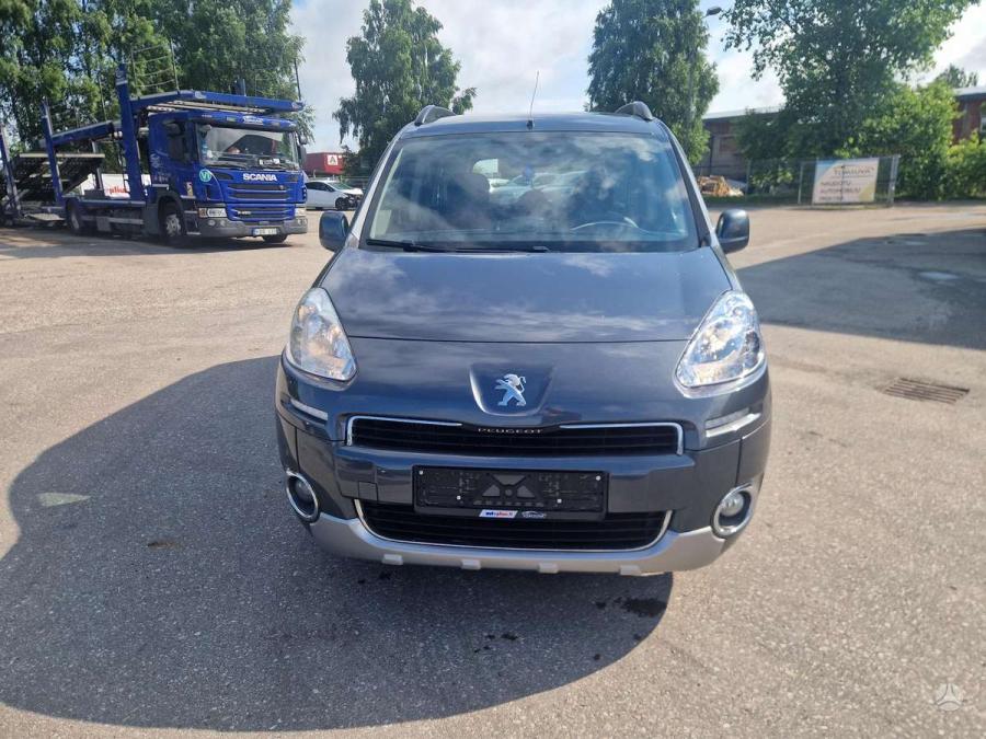 Grey Peugeot Partner 2015 in Ukmerge, with an engine capacity of 1.56 L and mileage of 200 thousand km for 4950 €, photo 3 on AUTOMOTO.COM.LV