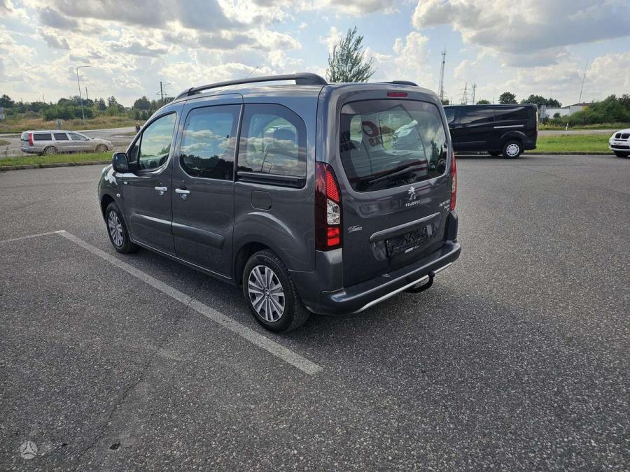 Pelēks Peugeot Partner 2015 Ukmergė, ar dzinēja tilpumu 1.56 L un nobraukumu 223 tūkst. km par 4700 €, foto 6 vietnē AUTOMOTO.COM.LV