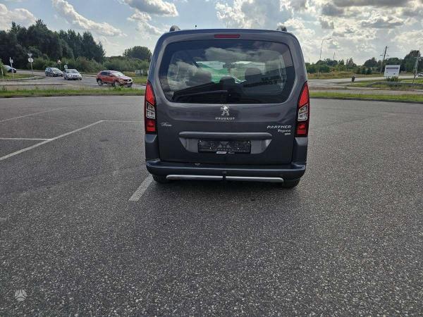 Pelēks Peugeot Partner 2015 Ukmergė, ar dzinēja tilpumu 1.56 L un nobraukumu 223 tūkst. km par 4700 €, foto 6 vietnē AUTOMOTO.COM.LV