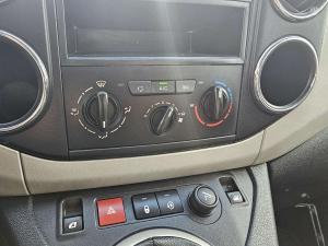 Pelēks Peugeot Partner 2015 Ukmergė, ar dzinēja tilpumu 1.56 L un nobraukumu 223 tūkst. km par 4700 €, foto 16 vietnē AUTOMOTO.COM.LV