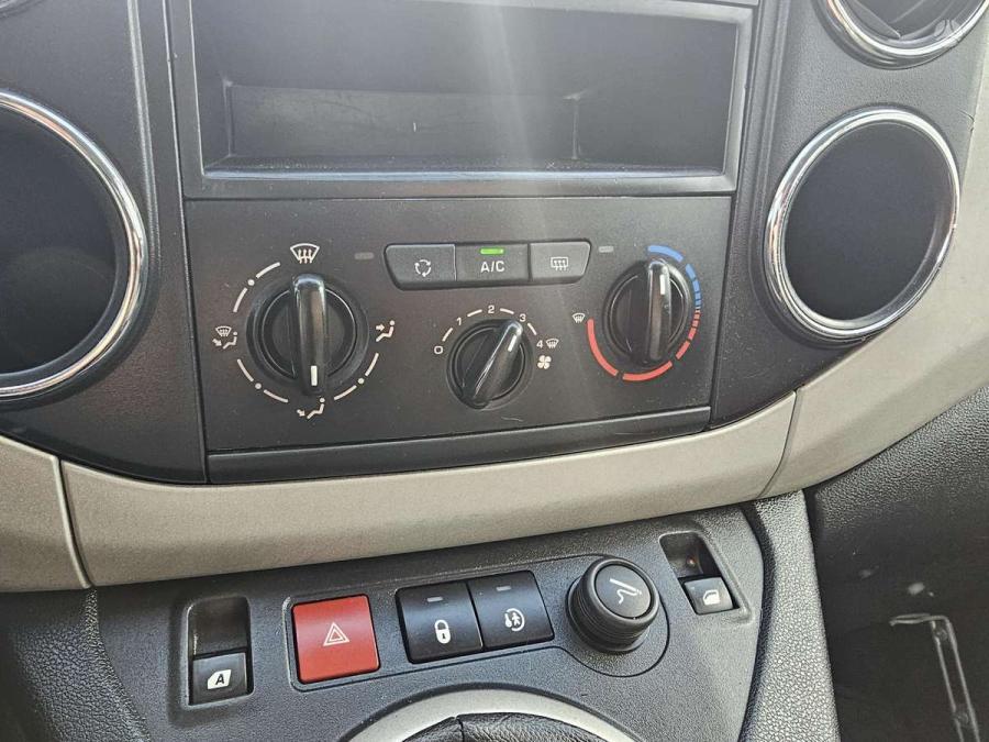 Pelēks Peugeot Partner 2015 Ukmergė, ar dzinēja tilpumu 1.56 L un nobraukumu 223 tūkst. km par 4700 €, foto 16 vietnē AUTOMOTO.COM.LV