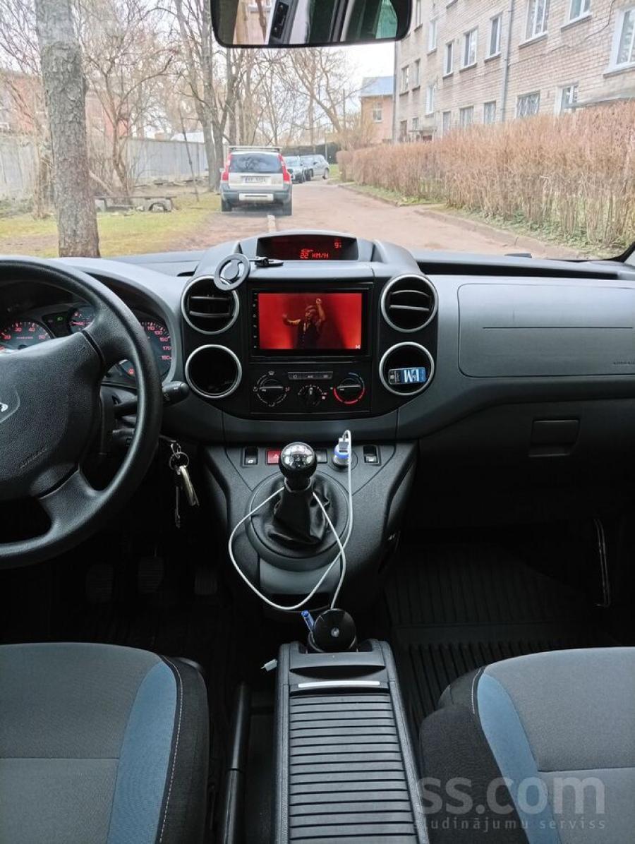 Grey Peugeot Partner 2015 in Riga, with an engine capacity of 1.60 L and mileage of 0 thousand km for 4500 €, photo 1 on AUTOMOTO.COM.LV