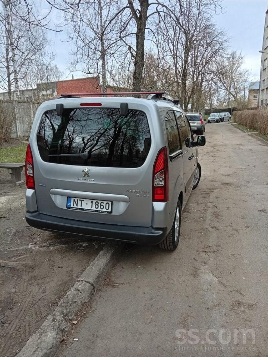 Grey Peugeot Partner 2015 in Riga, with an engine capacity of 1.60 L and mileage of 0 thousand km for 4500 €, photo 4 on AUTOMOTO.COM.LV