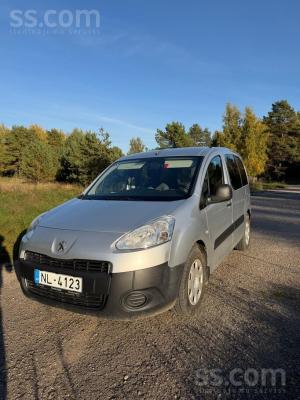 Grey Peugeot Partner 2015 in Daugavpils, with an engine capacity of 1.60 L and mileage of 285 thousand km for 3650 €, photo  on AUTOMOTO.COM.LV