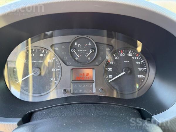 Grey Peugeot Partner 2015 in Daugavpils, with an engine capacity of 1.60 L and mileage of 285 thousand km for 3650 €, photo 6 on AUTOMOTO.COM.LV