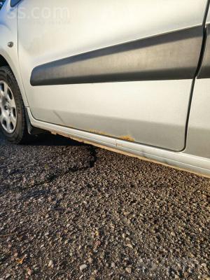 Grey Peugeot Partner 2015 in Daugavpils, with an engine capacity of 1.60 L and mileage of 285 thousand km for 3650 €, photo 16 on AUTOMOTO.COM.LV