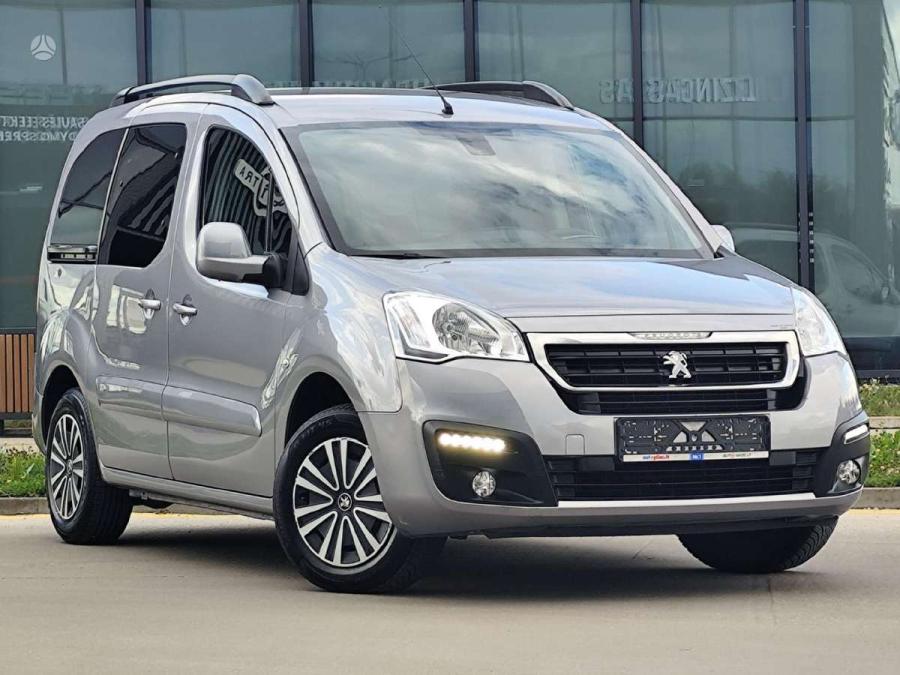 Pelēks Peugeot Partner 2016 Šauļi, ar dzinēja tilpumu 1.20 L un nobraukumu 141 tūkst. km par 5500 €, foto 1 vietnē AUTOMOTO.COM.LV