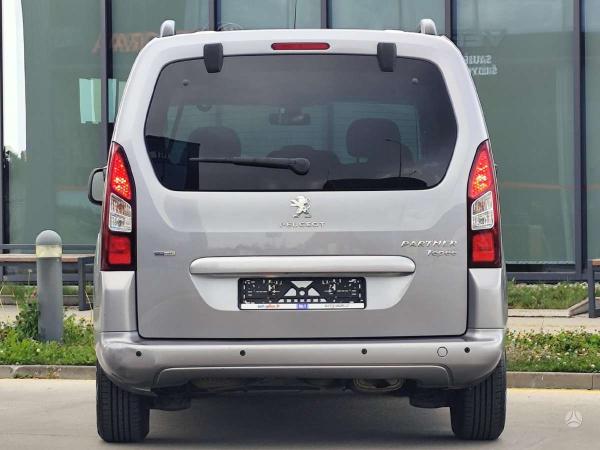 Grey Peugeot Partner 2016 in Siauliai, with an engine capacity of 1.20 L and mileage of 141 thousand km for 5500 €, photo 6 on AUTOMOTO.COM.LV