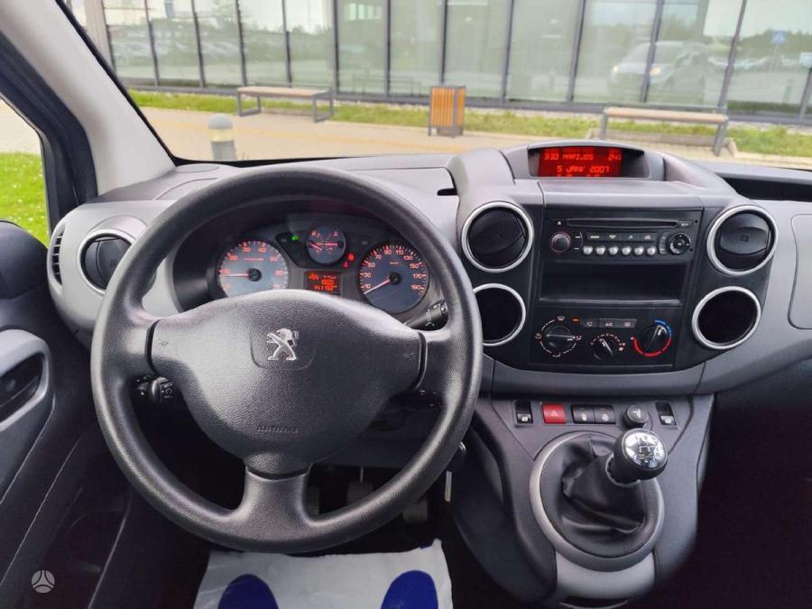 Pelēks Peugeot Partner 2016 Šauļi, ar dzinēja tilpumu 1.20 L un nobraukumu 141 tūkst. km par 5500 €, foto 13 vietnē AUTOMOTO.COM.LV