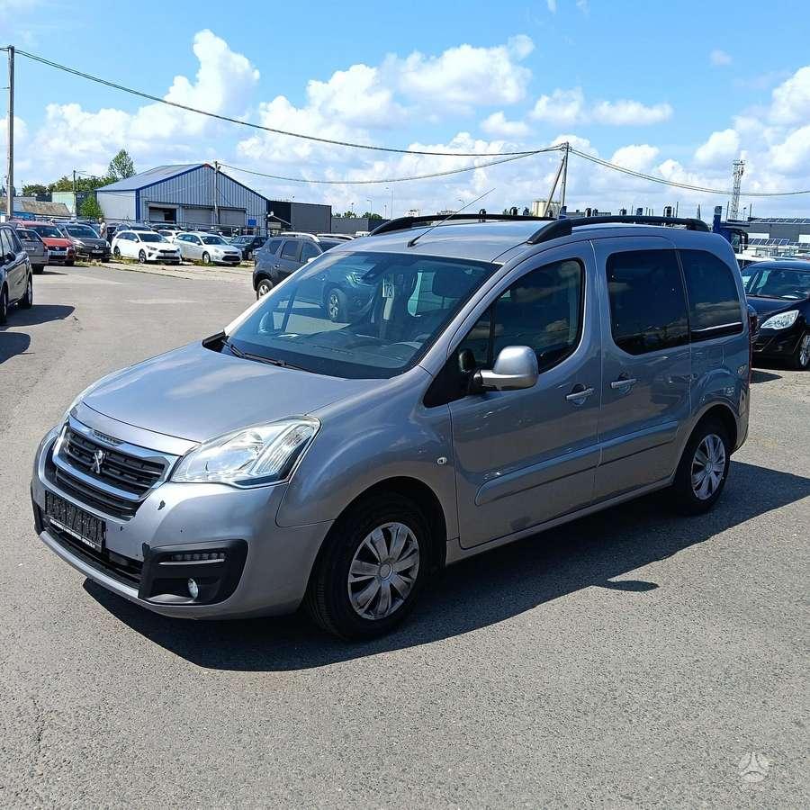 Pelēks Peugeot Partner 2016 Kauņa, ar dzinēja tilpumu 1.20 L un nobraukumu 235 tūkst. km par 3150 €, foto 3 vietnē AUTOMOTO.COM.LV