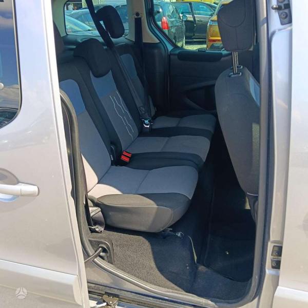 Grey Peugeot Partner 2016 in Kaunas, with an engine capacity of 1.20 L and mileage of 235 thousand km for 3150 €, photo 7 on AUTOMOTO.COM.LV