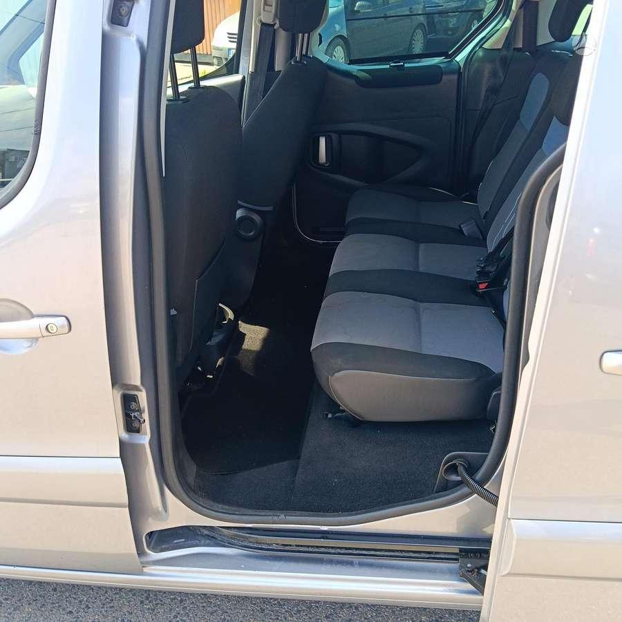 Pelēks Peugeot Partner 2016 Kauņa, ar dzinēja tilpumu 1.20 L un nobraukumu 235 tūkst. km par 3150 €, foto 10 vietnē AUTOMOTO.COM.LV