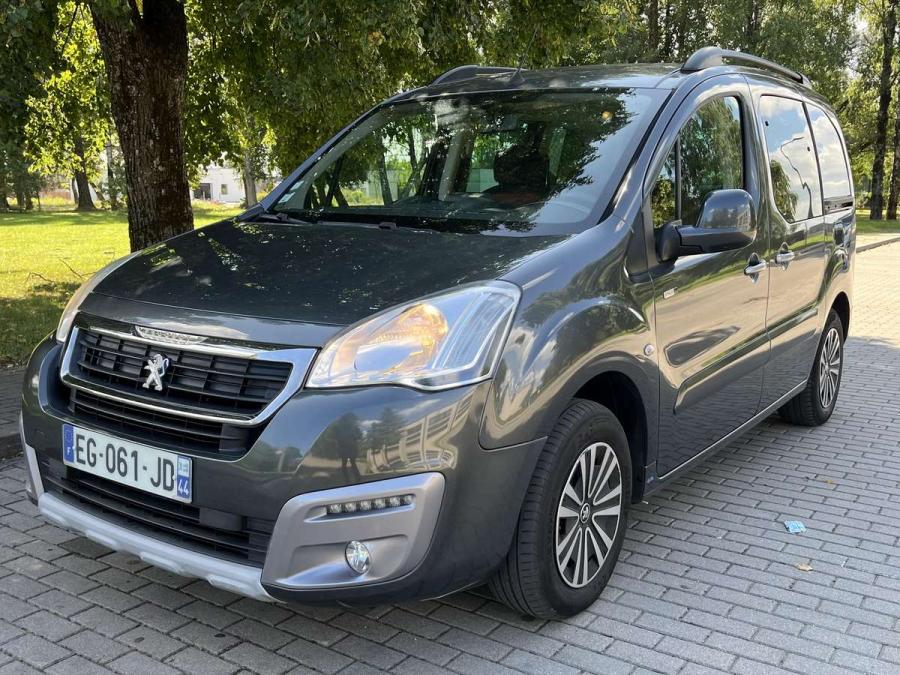 Pelēks Peugeot Partner 2016 Tauragė, ar dzinēja tilpumu 1.20 L un nobraukumu 140 tūkst. km par 4950 €, foto 1 vietnē AUTOMOTO.COM.LV