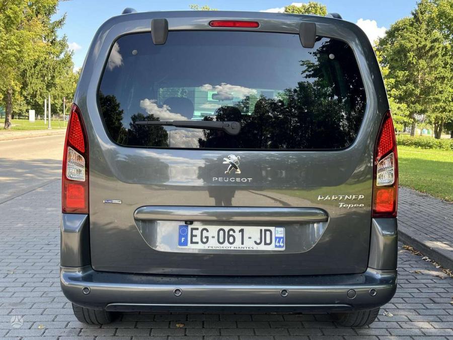 Pelēks Peugeot Partner 2016 Tauragė, ar dzinēja tilpumu 1.20 L un nobraukumu 140 tūkst. km par 4950 €, foto 8 vietnē AUTOMOTO.COM.LV