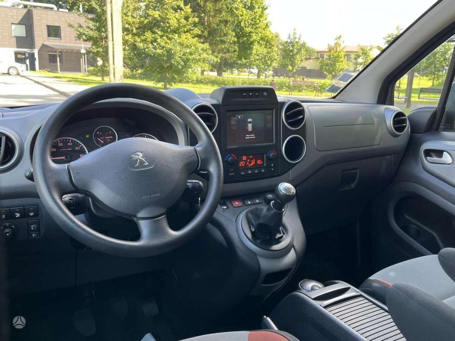 Pelēks Peugeot Partner 2016 Tauragė, ar dzinēja tilpumu 1.20 L un nobraukumu 140 tūkst. km par 4950 €, foto 14 vietnē AUTOMOTO.COM.LV