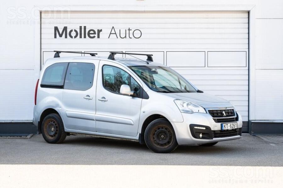 Grey Peugeot Partner 2017 in Riga, with an engine capacity of 1.60 L and mileage of 152 thousand km for 5900 €, photo 3 on AUTOMOTO.COM.LV