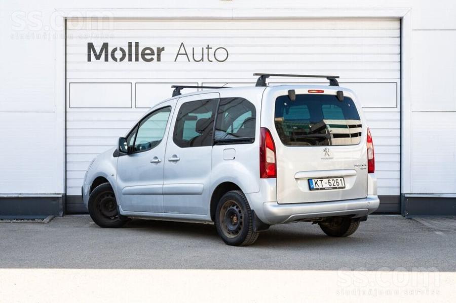Grey Peugeot Partner 2017 in Riga, with an engine capacity of 1.60 L and mileage of 152 thousand km for 5900 €, photo 5 on AUTOMOTO.COM.LV