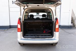 Grey Peugeot Partner 2017 in Riga, with an engine capacity of 1.60 L and mileage of 152 thousand km for 5900 €, photo 14 on AUTOMOTO.COM.LV