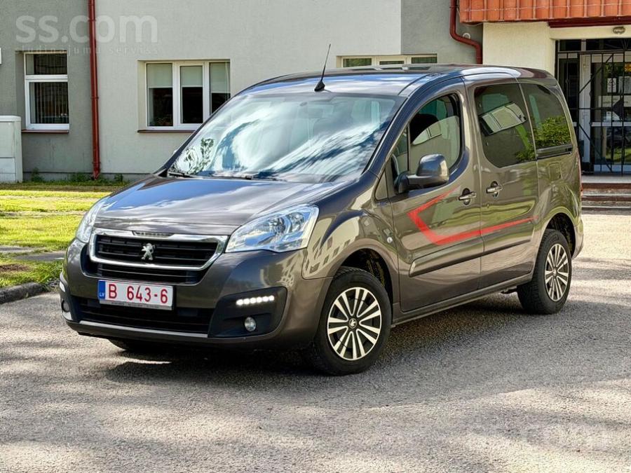 Grey Peugeot Partner 2017 in Jelgava, with an engine capacity of 1.60 L and mileage of 236 thousand km for 5500 €, photo 1 on AUTOMOTO.COM.LV