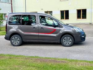 Grey Peugeot Partner 2017 in Jelgava, with an engine capacity of 1.60 L and mileage of 236 thousand km for 5500 €, photo 5 on AUTOMOTO.COM.LV