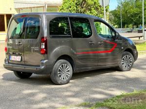 Grey Peugeot Partner 2017 in Jelgava, with an engine capacity of 1.60 L and mileage of 236 thousand km for 5500 €, photo 8 on AUTOMOTO.COM.LV