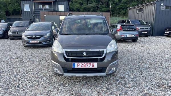 Grey Peugeot Partner 2017 in Kaunas, with an engine capacity of 1.56 L and mileage of 200 thousand km for 6550 €, photo 2 on AUTOMOTO.COM.LV