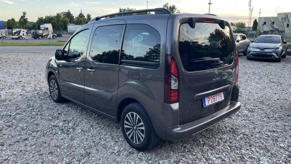 Grey Peugeot Partner 2017 in Kaunas, with an engine capacity of 1.56 L and mileage of 200 thousand km for 6550 €, photo 6 on AUTOMOTO.COM.LV