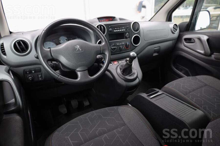 Pelēks Peugeot Partner 2018 Rīga, ar dzinēja tilpumu 1.60 L un nobraukumu 0 tūkst. km par 6495 €, foto 9 vietnē AUTOMOTO.COM.LV