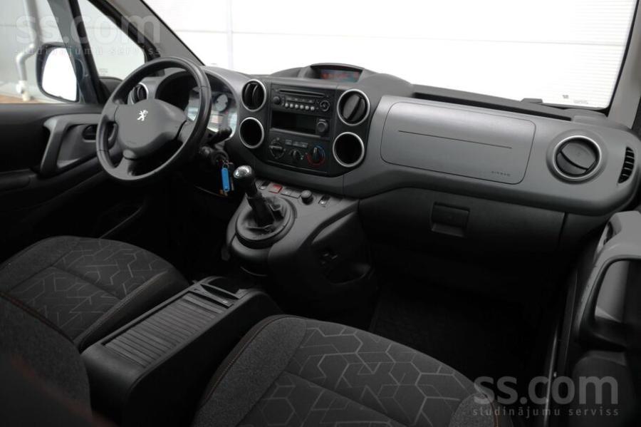 Pelēks Peugeot Partner 2018 Rīga, ar dzinēja tilpumu 1.60 L un nobraukumu 0 tūkst. km par 6495 €, foto 12 vietnē AUTOMOTO.COM.LV